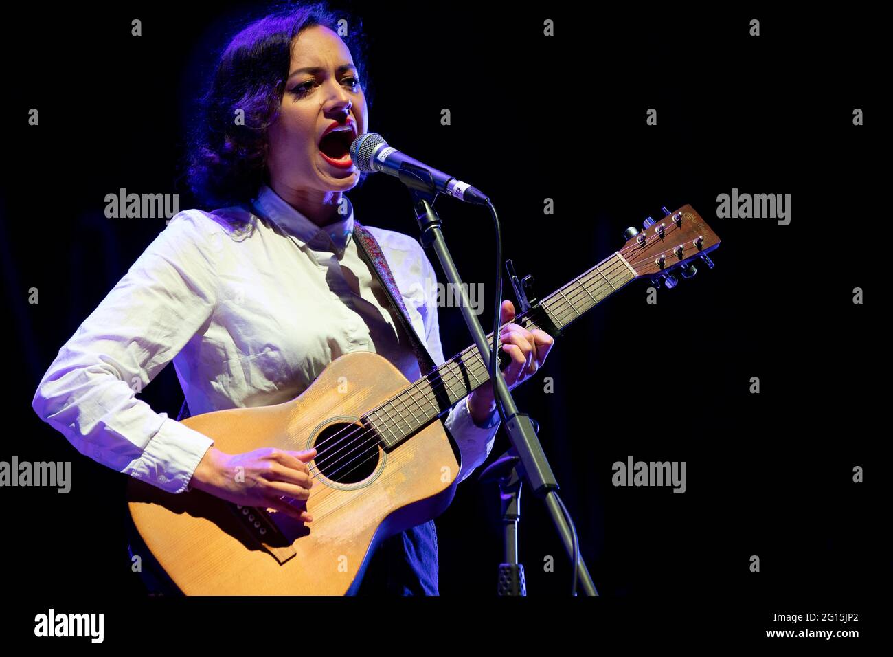 John Butler, award winning Australian singer songwriter performs a live ...