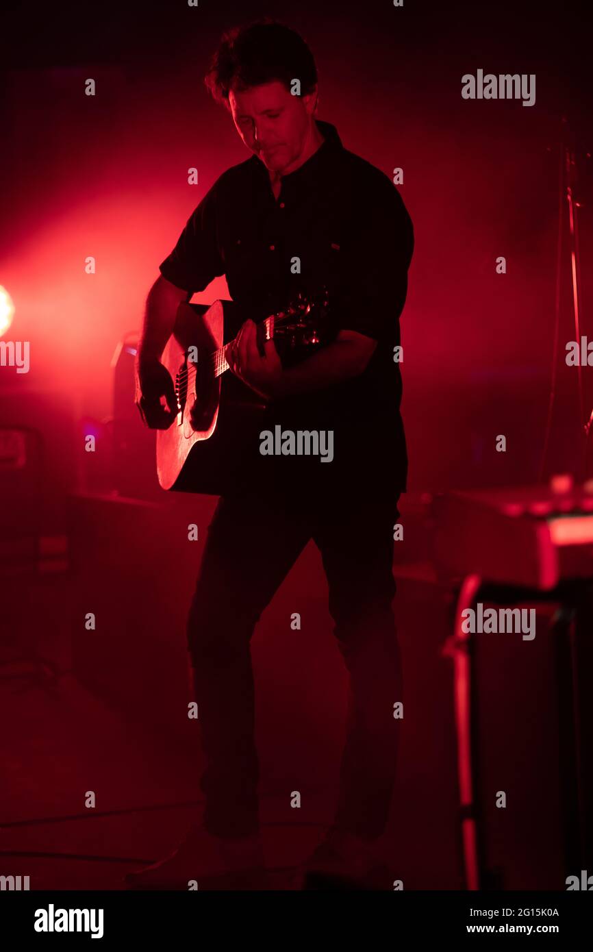 Bernard fanning hi-res stock photography and images - Alamy
