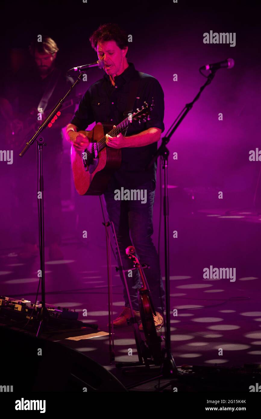 Bernard Fanning performs a live concert with his band The Black Fins in ...