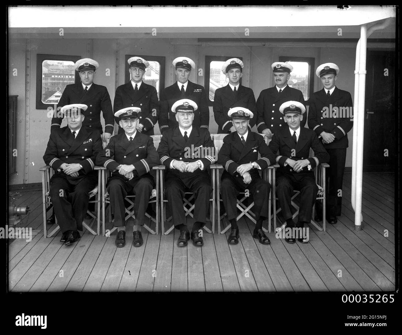 Ss officers woman hi-res stock photography and images - Alamy