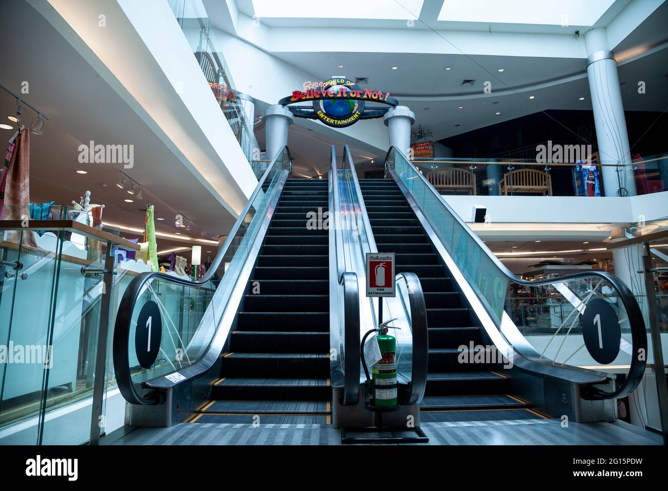 Escalator Inside Shops High Resolution Stock Photography and Images - Alamy