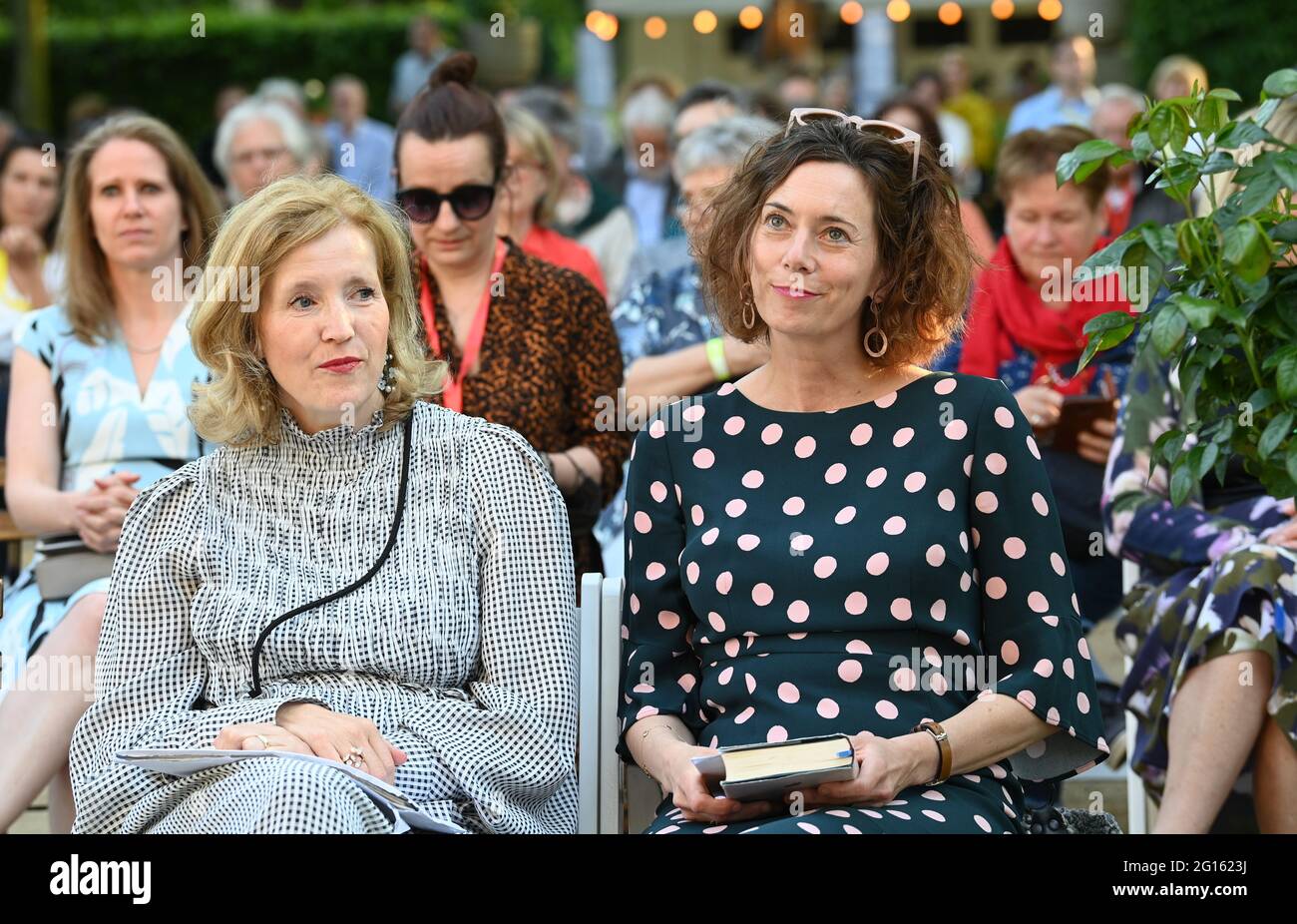 Marianne ludes hi-res stock photography and images - Alamy