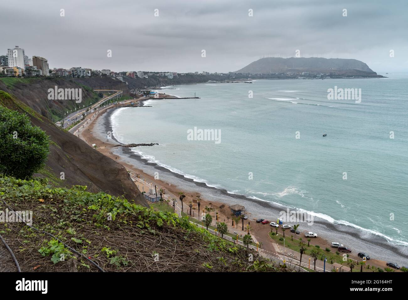 Scenic view of the beach from the Miraflores cliffs in Lima, Peru Stock ...