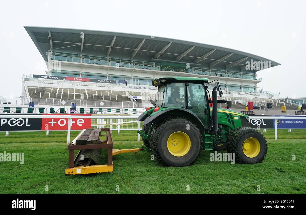 Racecourse ground derby hi-res stock photography and images - Alamy