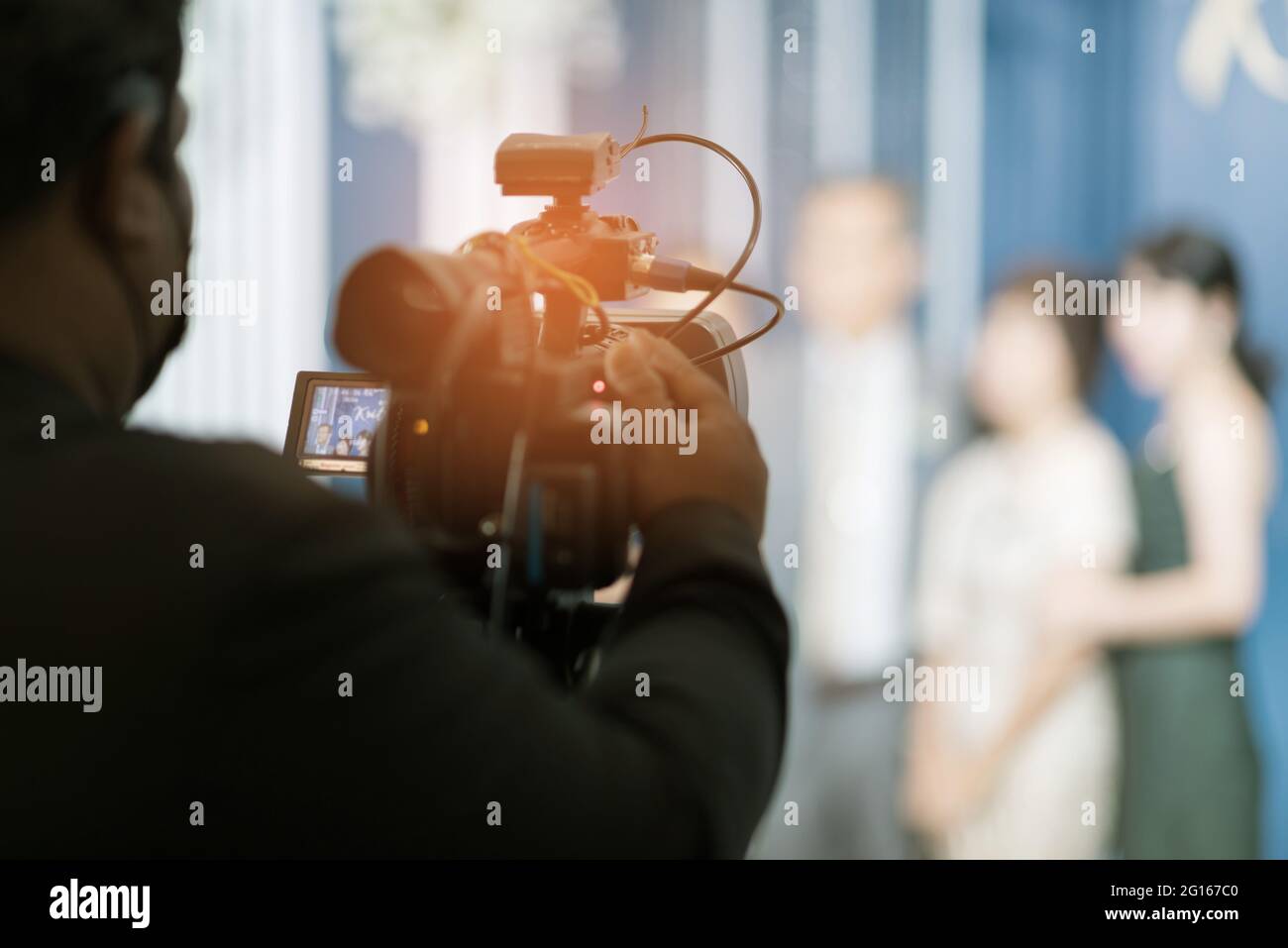 Concert videographer hi-res stock photography and images - Alamy