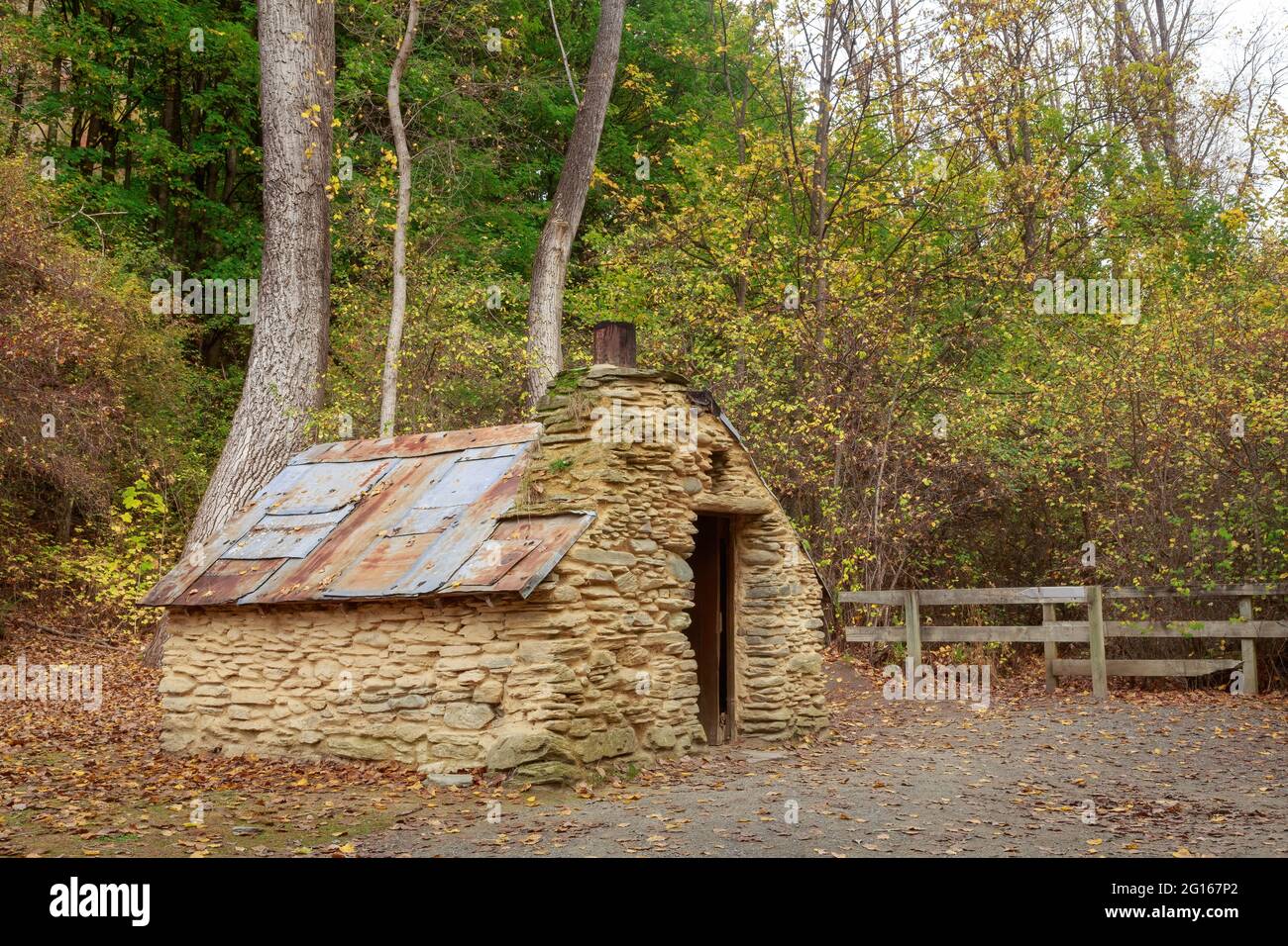 A 19th century gold miner's hut in the Arrowtown Chinese Settlement, a ...