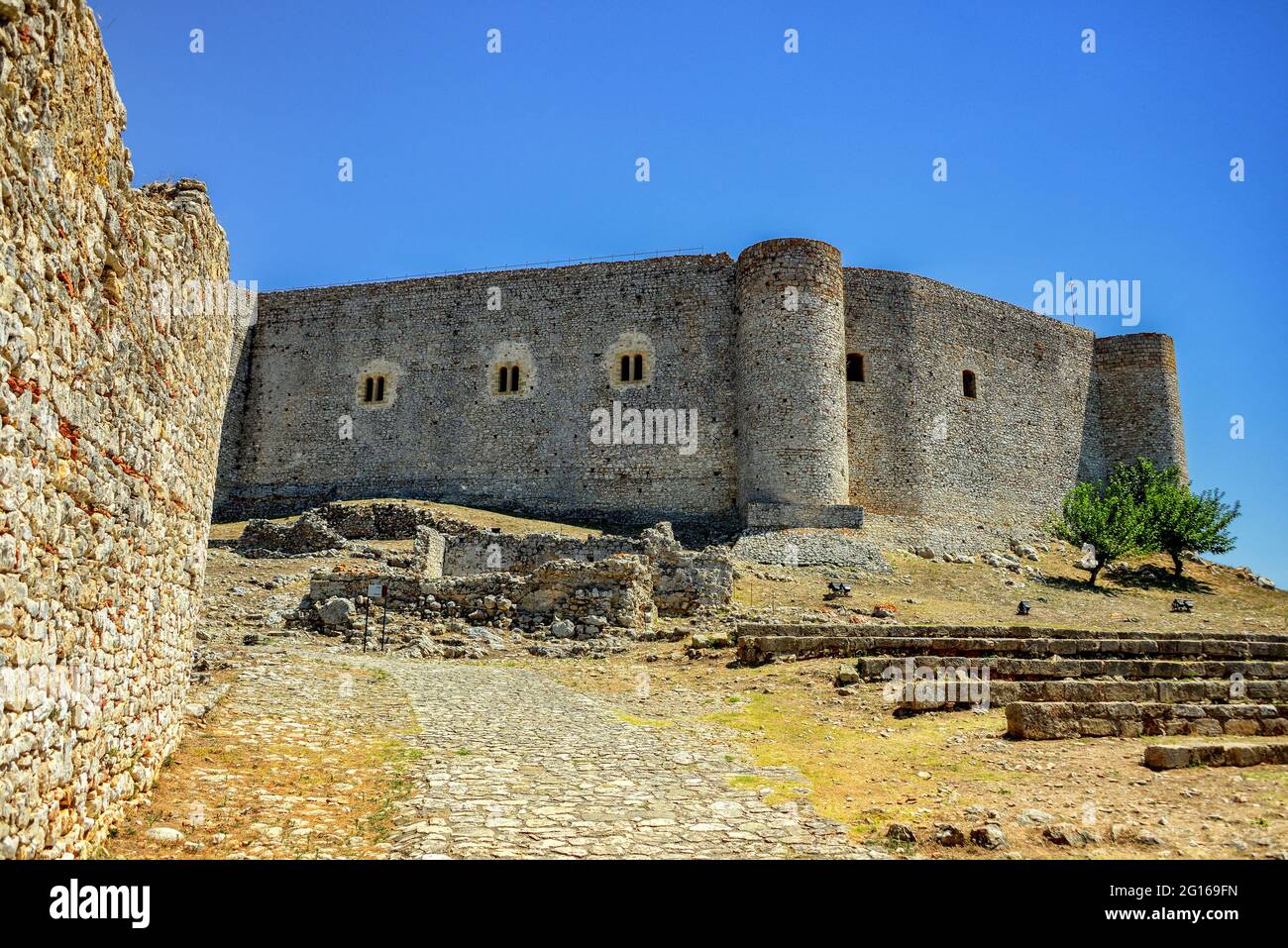 Chlemoutsi (also known as "Clermont") castle at Kastro village ...