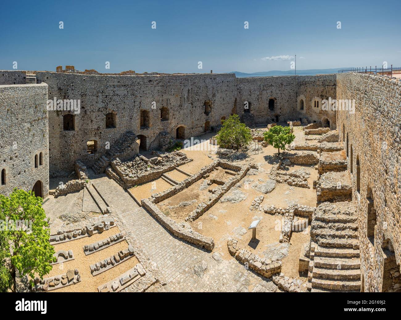 Chlemoutsi (also known as "Clermont") castle at Kastro village ...