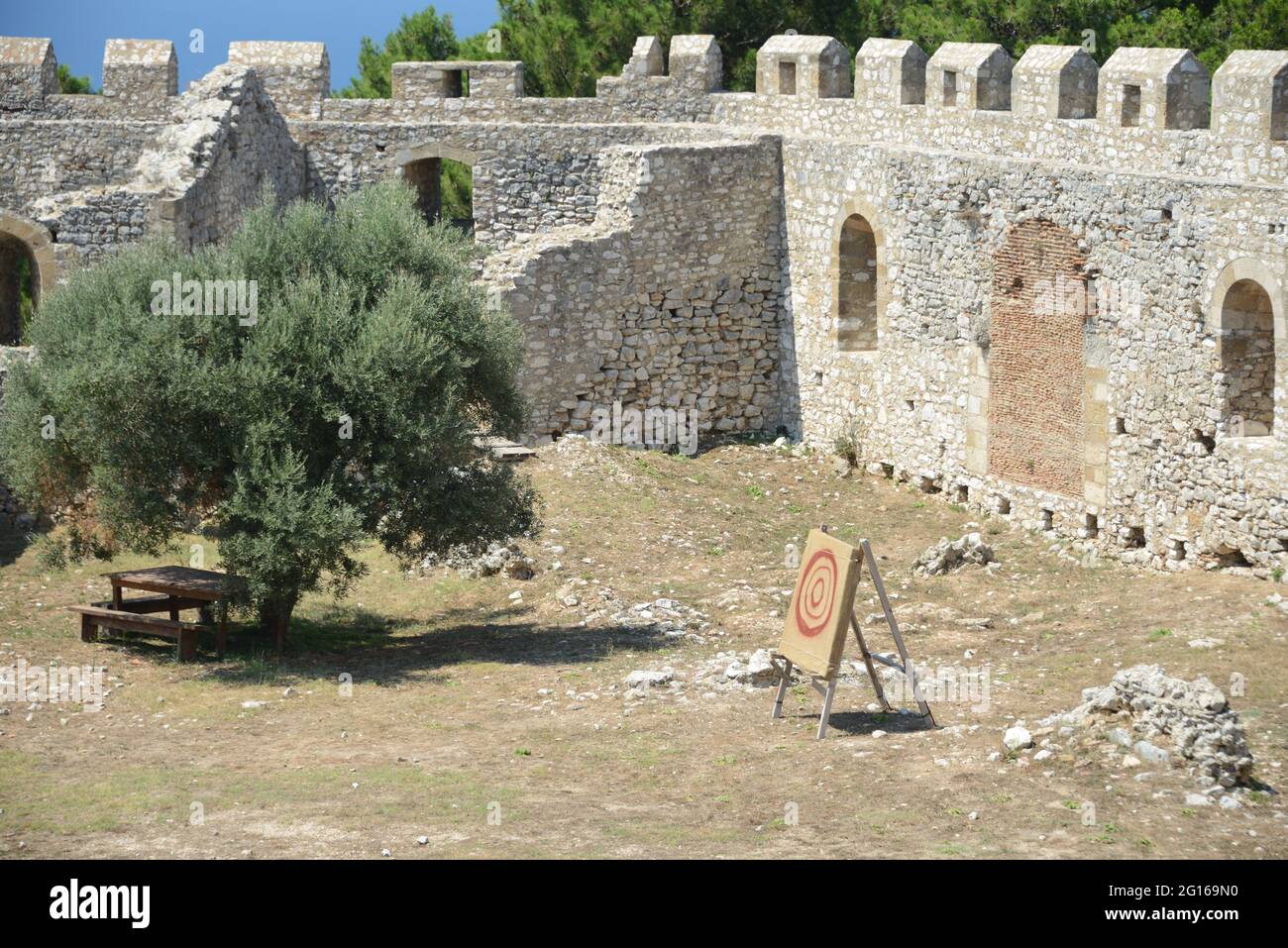 Chlemoutsi (also known as "Clermont") castle at Kastro village ...