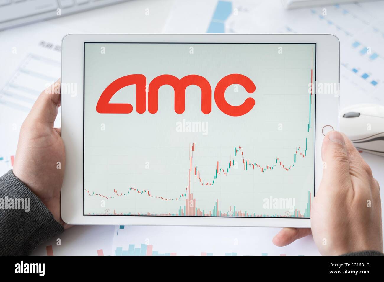 Tablet play icon hi-res stock photography and images - Alamy