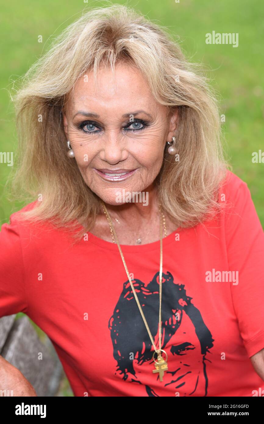 Bavaria, Germany. 04th June, 2021. 04 June 2021, Bavaria, Gräfelfing ...