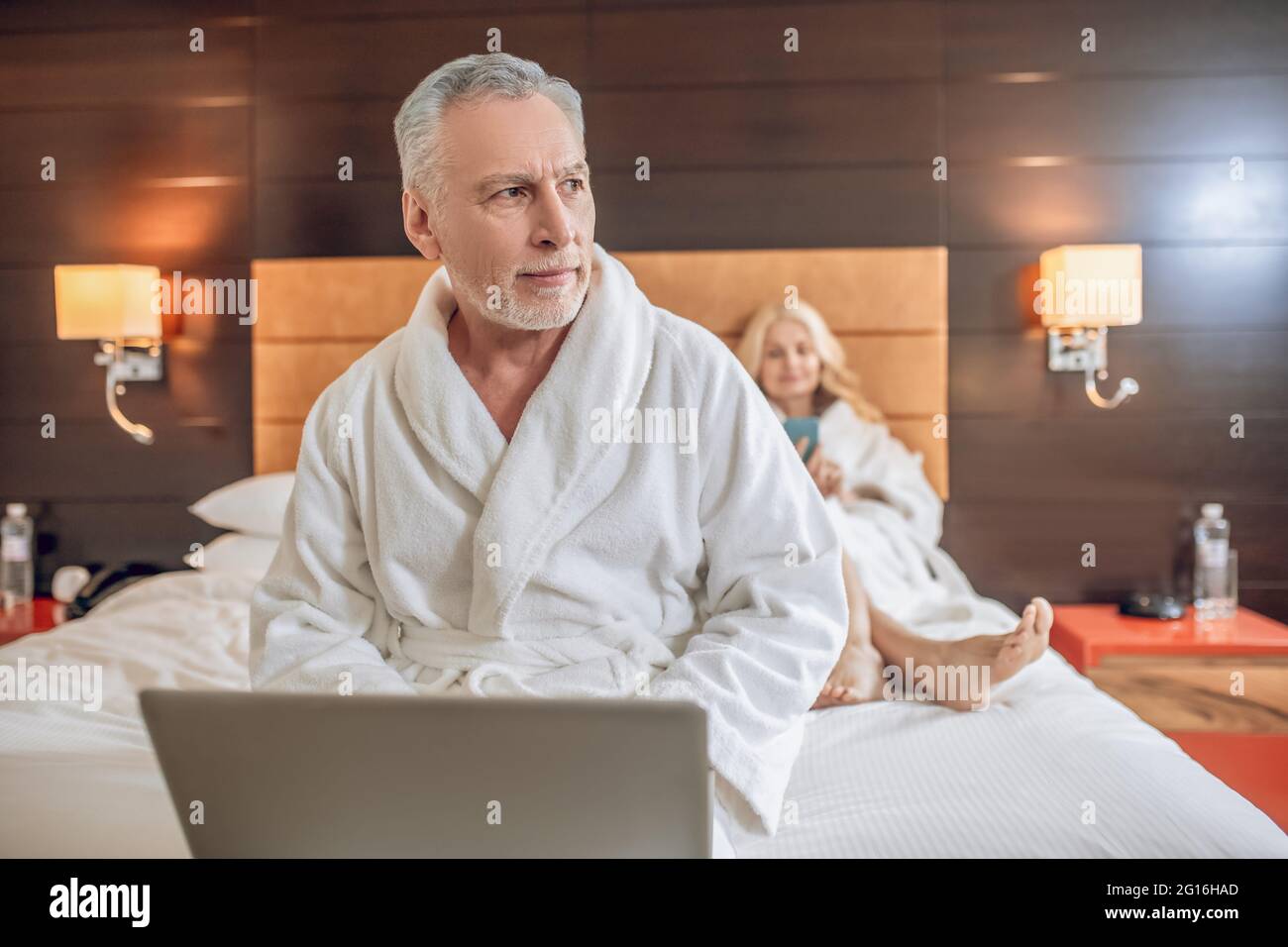 Man woman bath together hi-res stock photography and images - Alamy