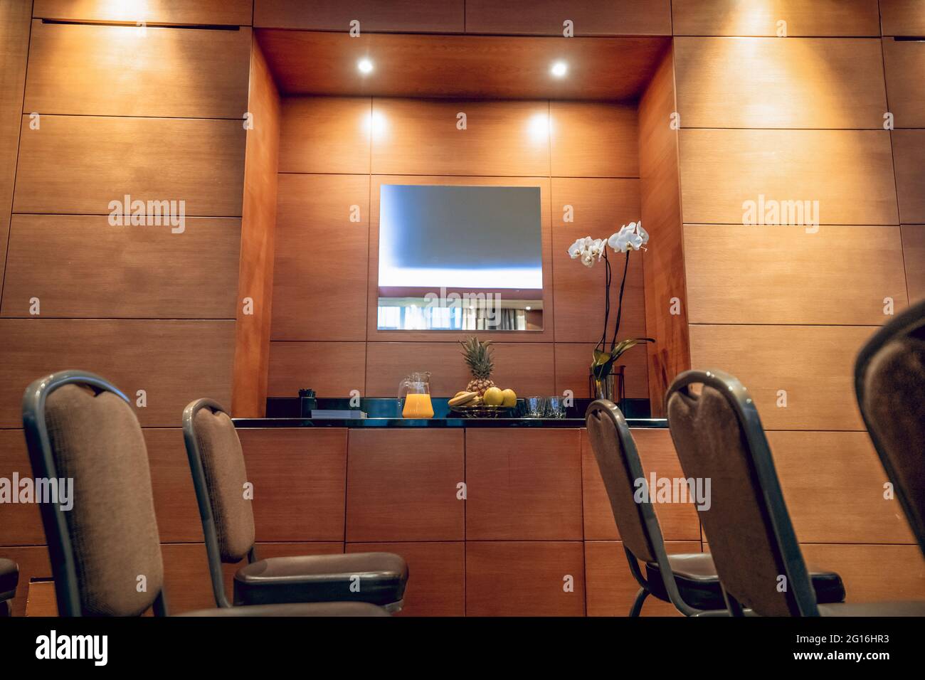 Modern lunch room hi-res stock photography and images - Alamy