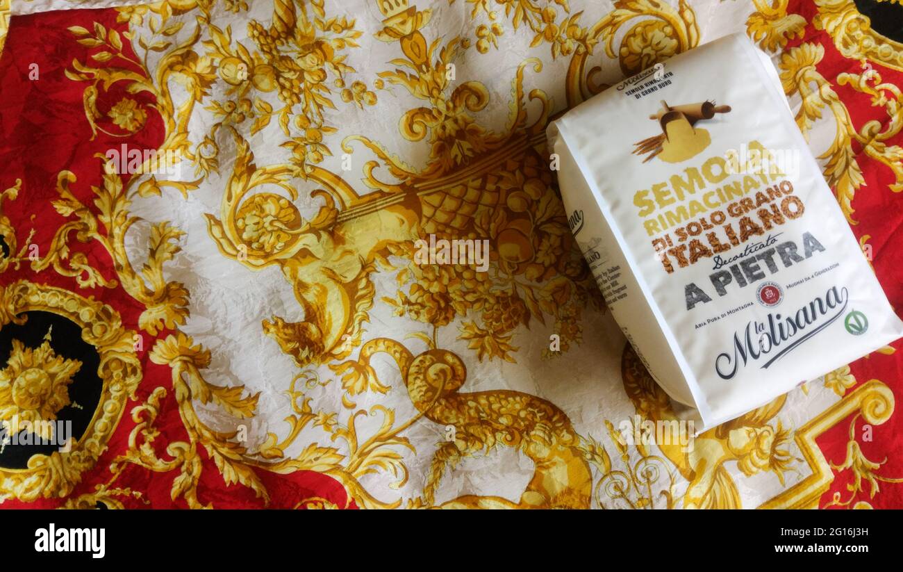 Whole wheat farfalle pasta hi-res stock photography and images - Alamy