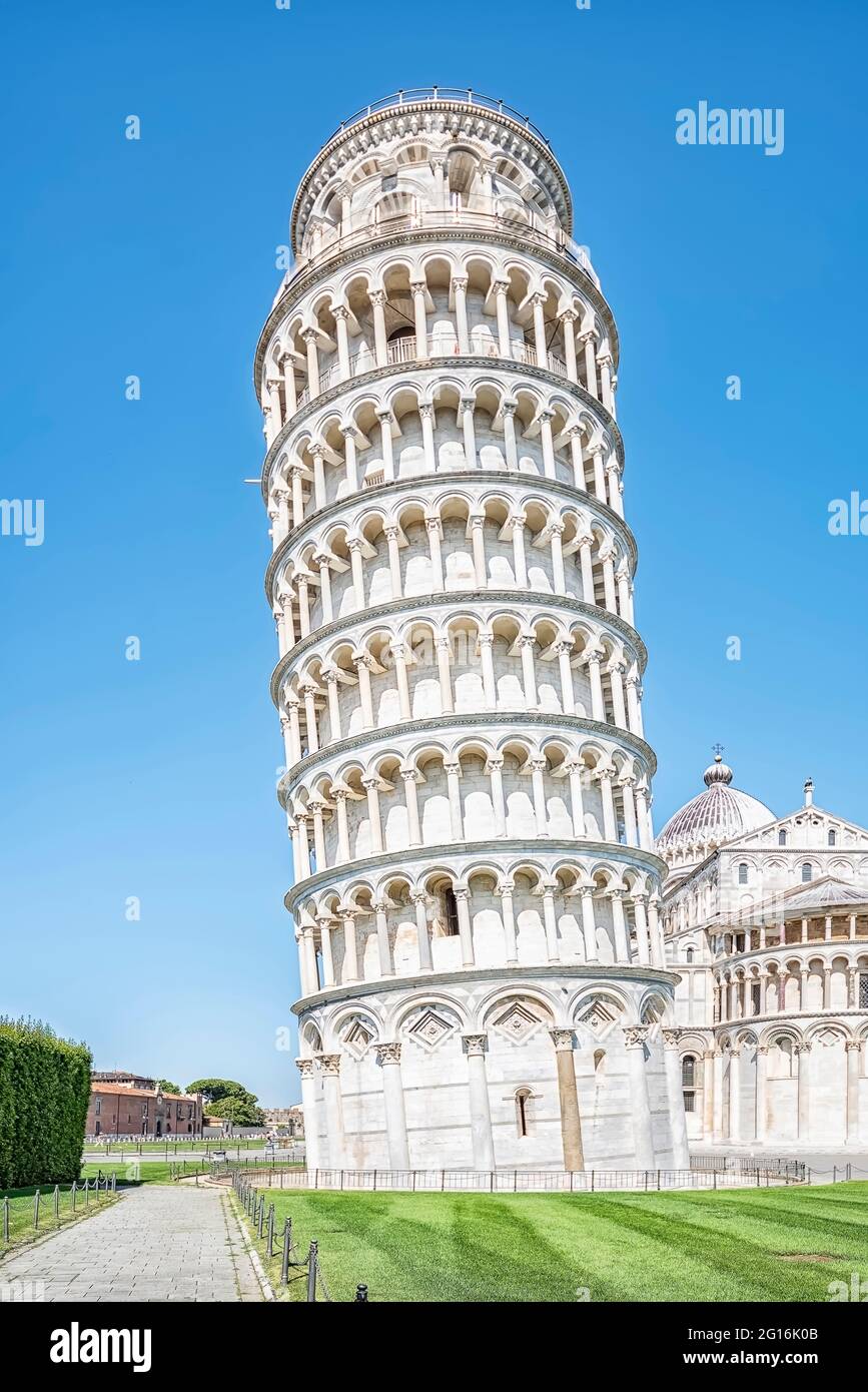 The leaning tower hi-res stock photography and images - Alamy
