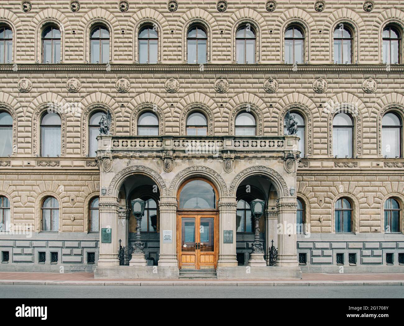 Vladimir Palace High Resolution Stock Photography and Images - Alamy