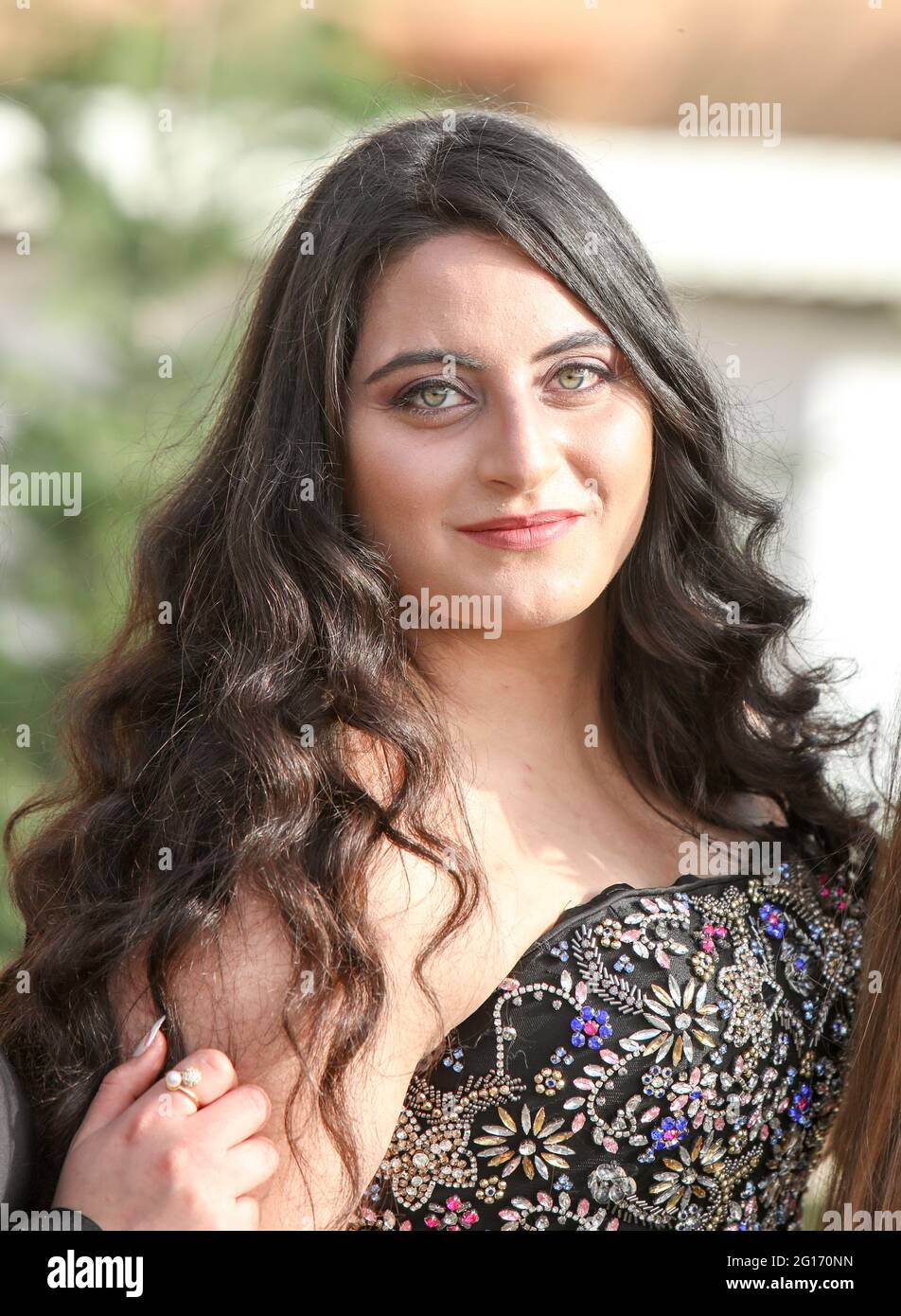 Stunning young woman radiant hi-res stock photography and images - Alamy