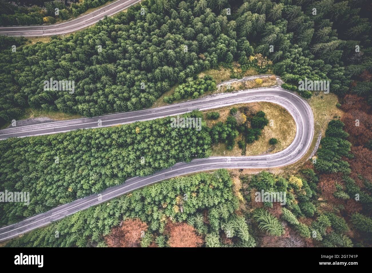 Top view of road turn Stock Photo - Alamy