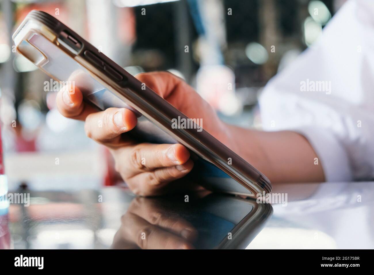 close up image of Teenage girl text messaging on her phone Stock Photo ...