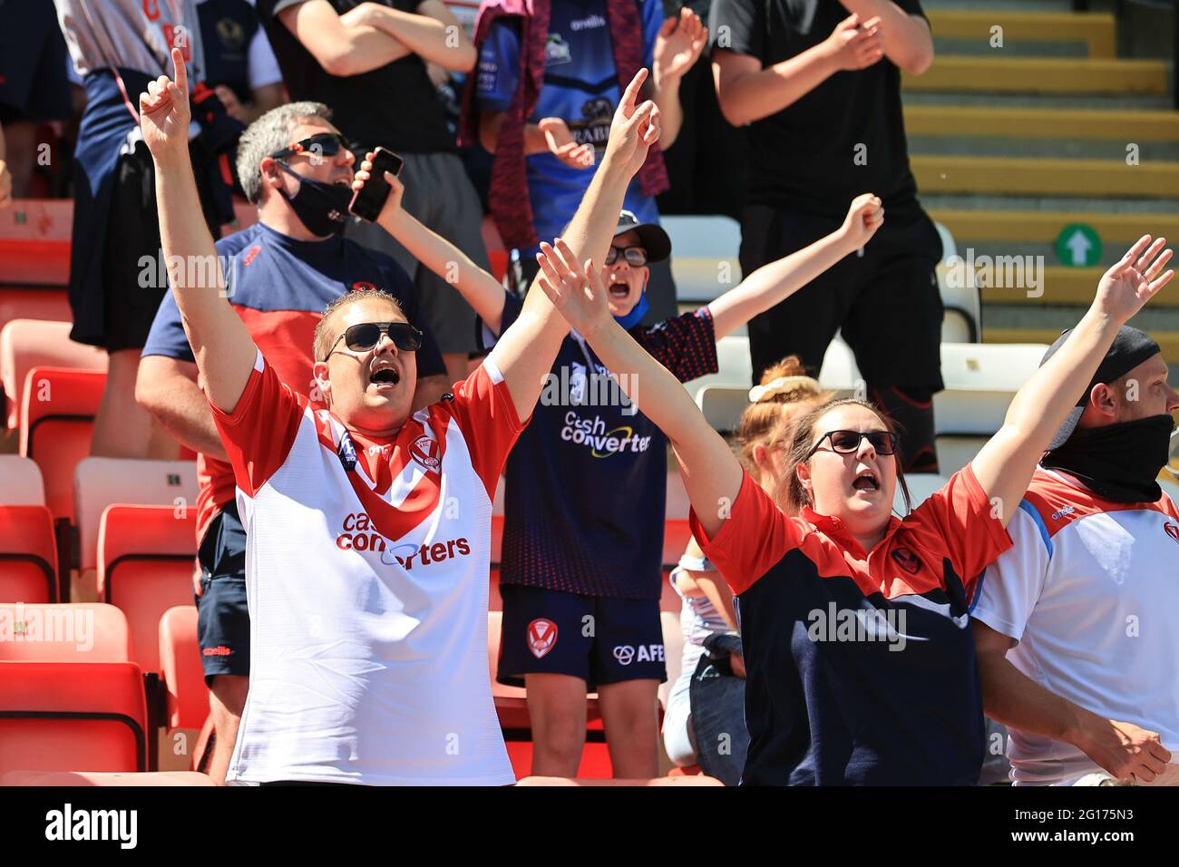 Saints fans hi-res stock photography and images - Alamy