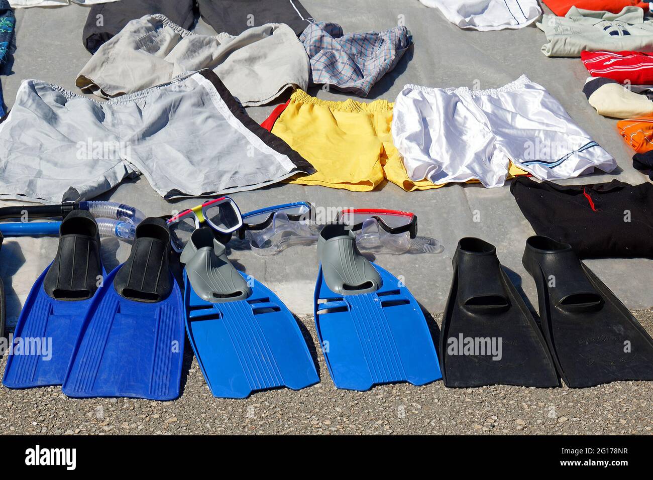 Modern suits hi-res stock photography and images - Alamy