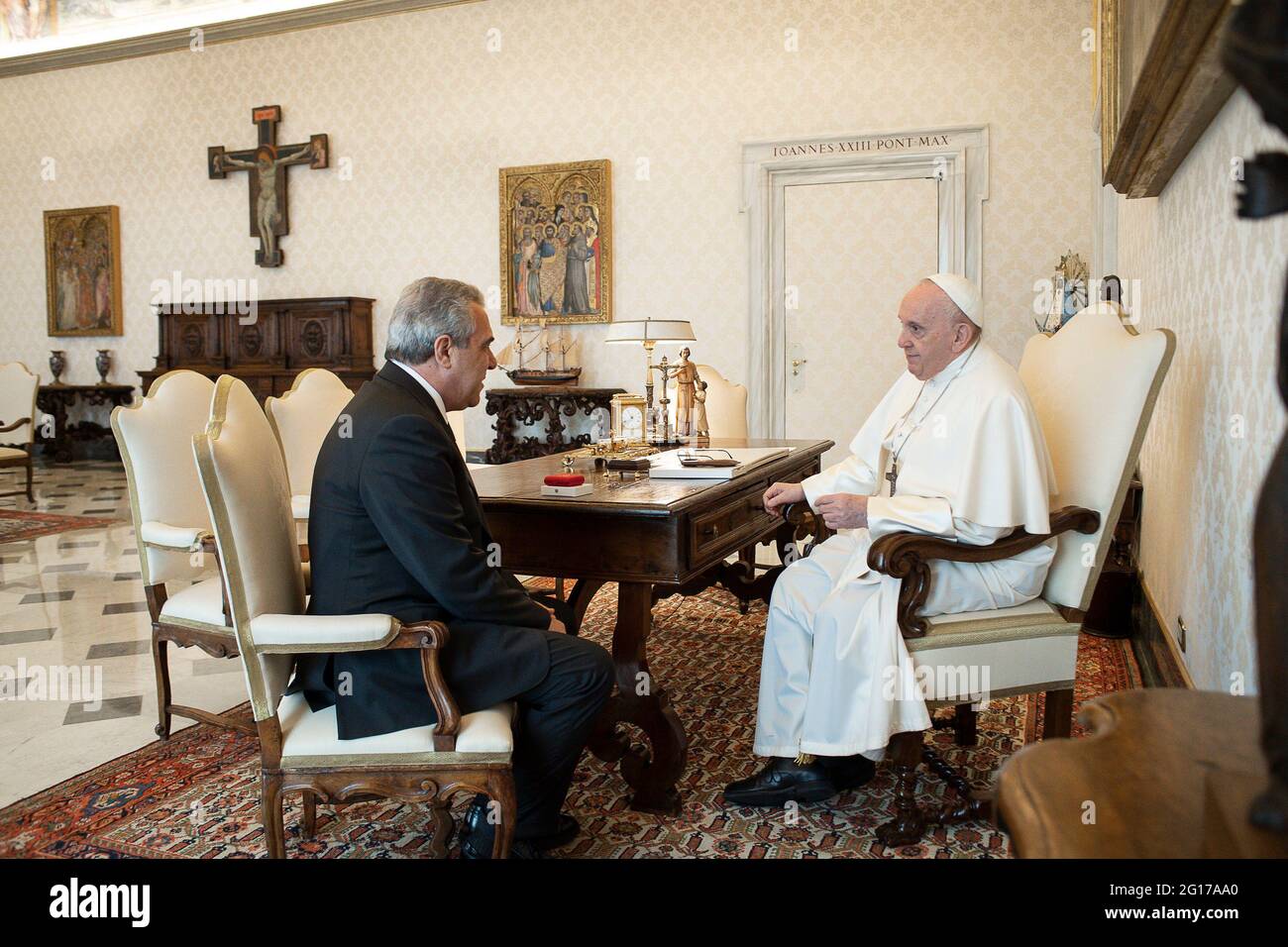 General confederation of italian workers hi-res stock photography and ...