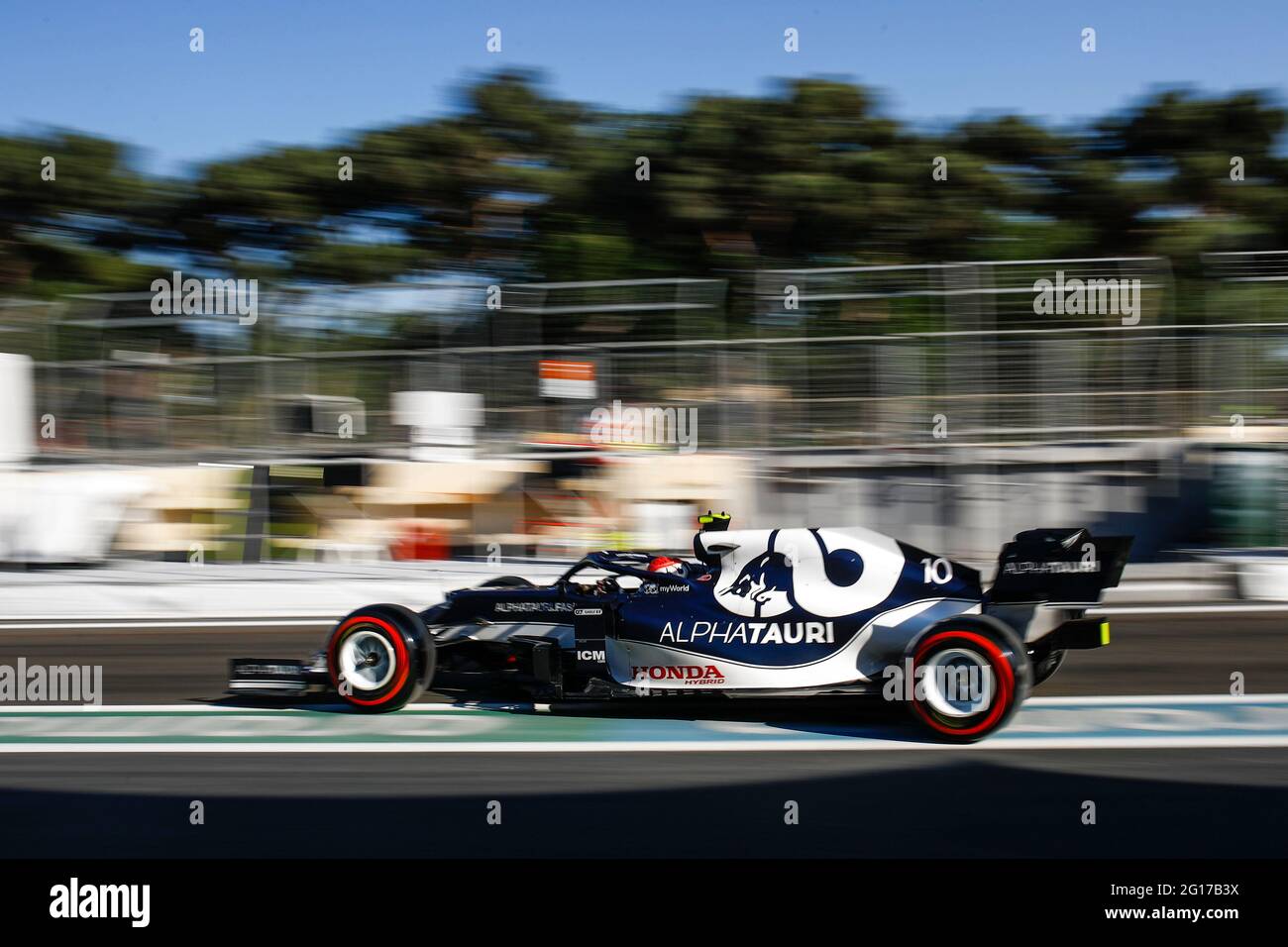 10 GASLY Pierre (fra), Scuderia AlphaTauri Honda AT02, action during ...