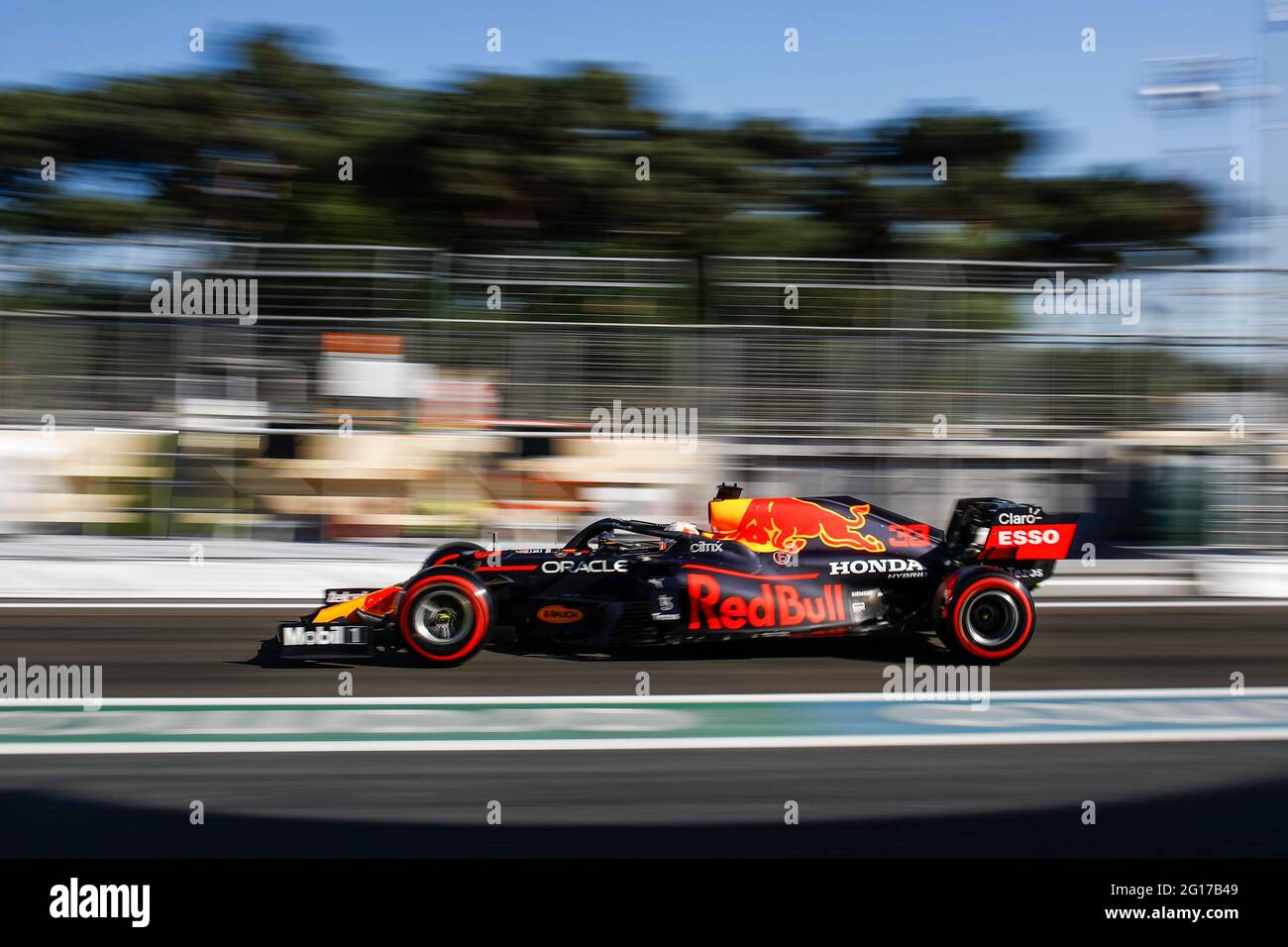 33 VERSTAPPEN Max (nld), Red Bull Racing Honda RB16B, action during the ...