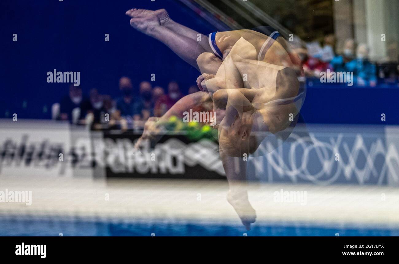 Multiple jumps hi-res stock photography and images - Alamy