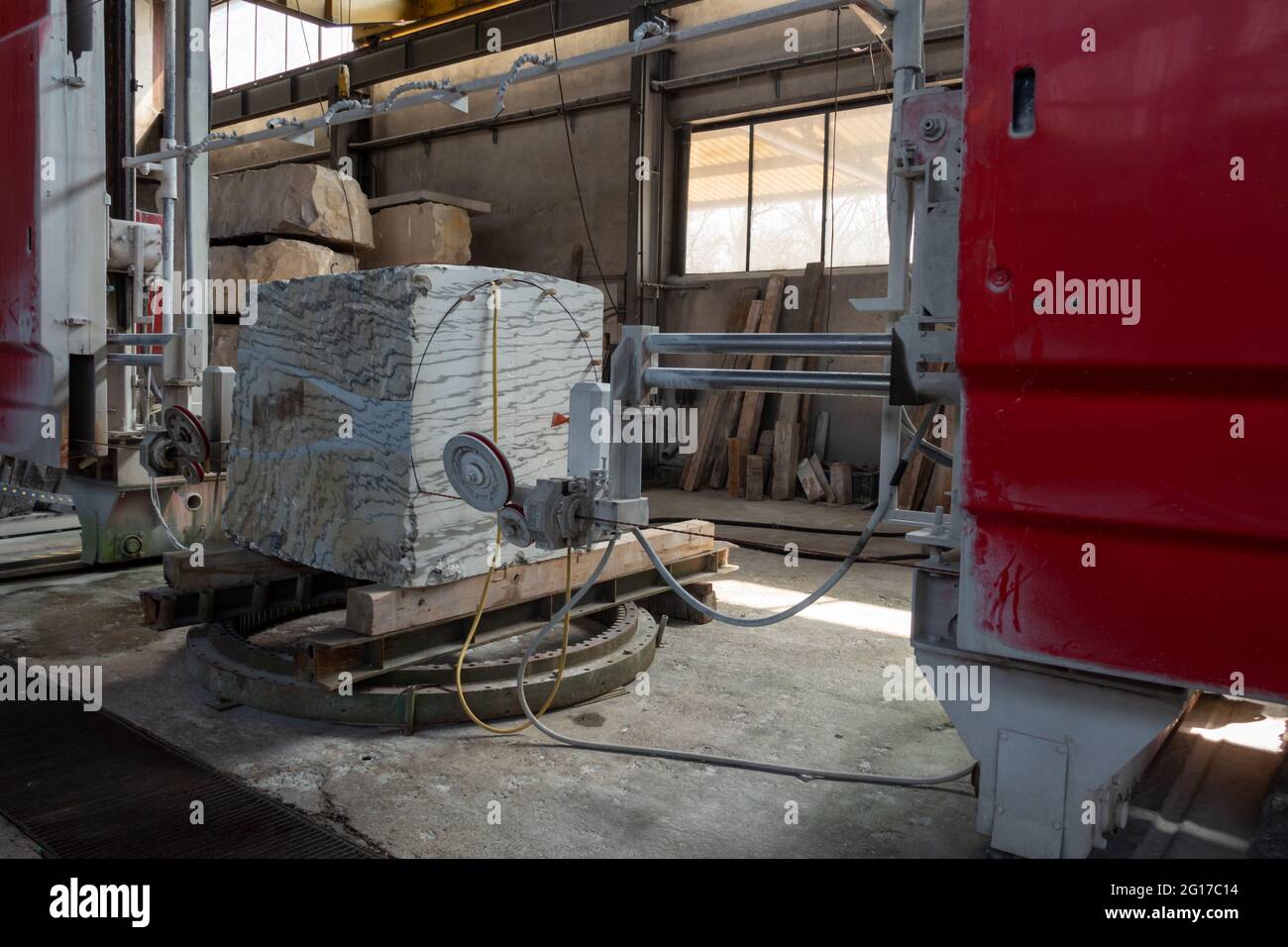 Cutting granite wire saw hi-res stock photography and images - Alamy