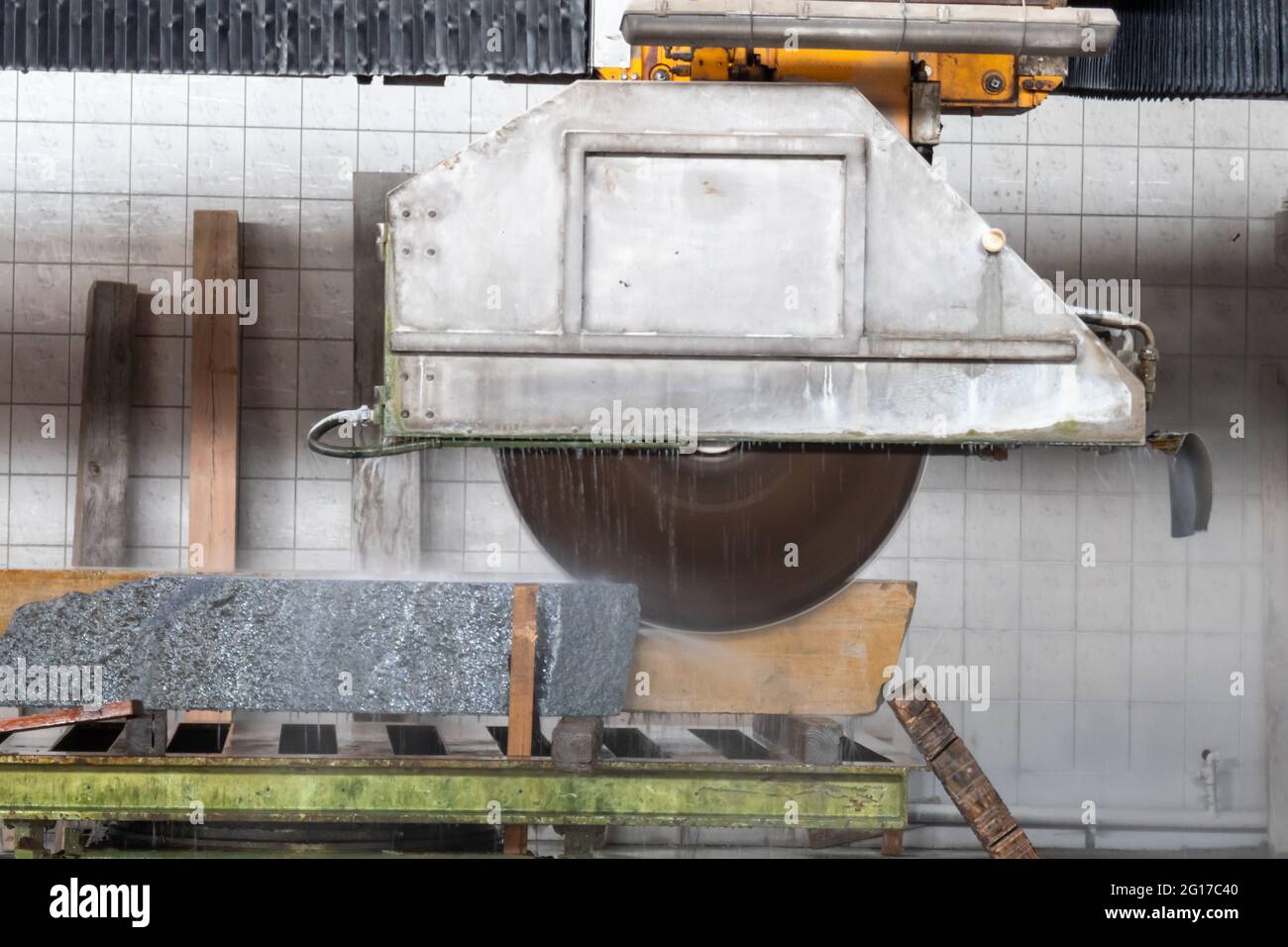 Granite Cutting Machine High Resolution Stock Photography and Images ...
