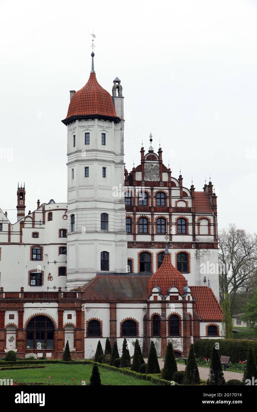 Park of the castle basedow hi-res stock photography and images - Alamy