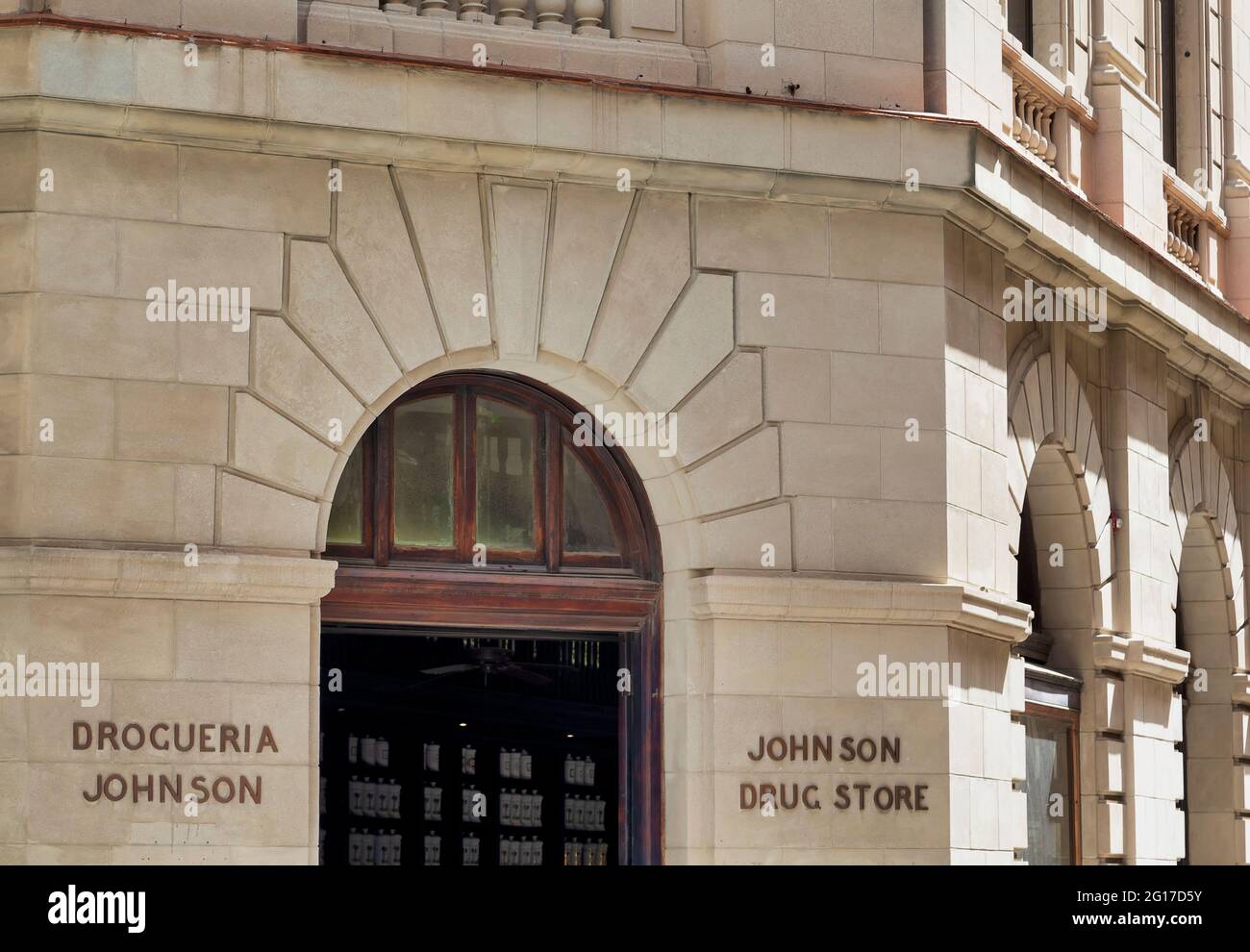 Old corner drug store hi-res stock photography and images - Alamy