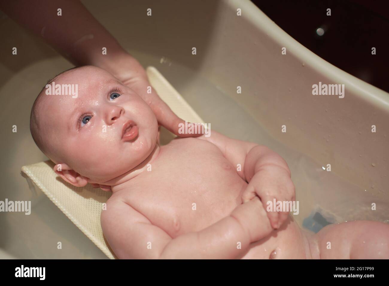 Hand head hygiene interior hi-res stock photography and images - Alamy