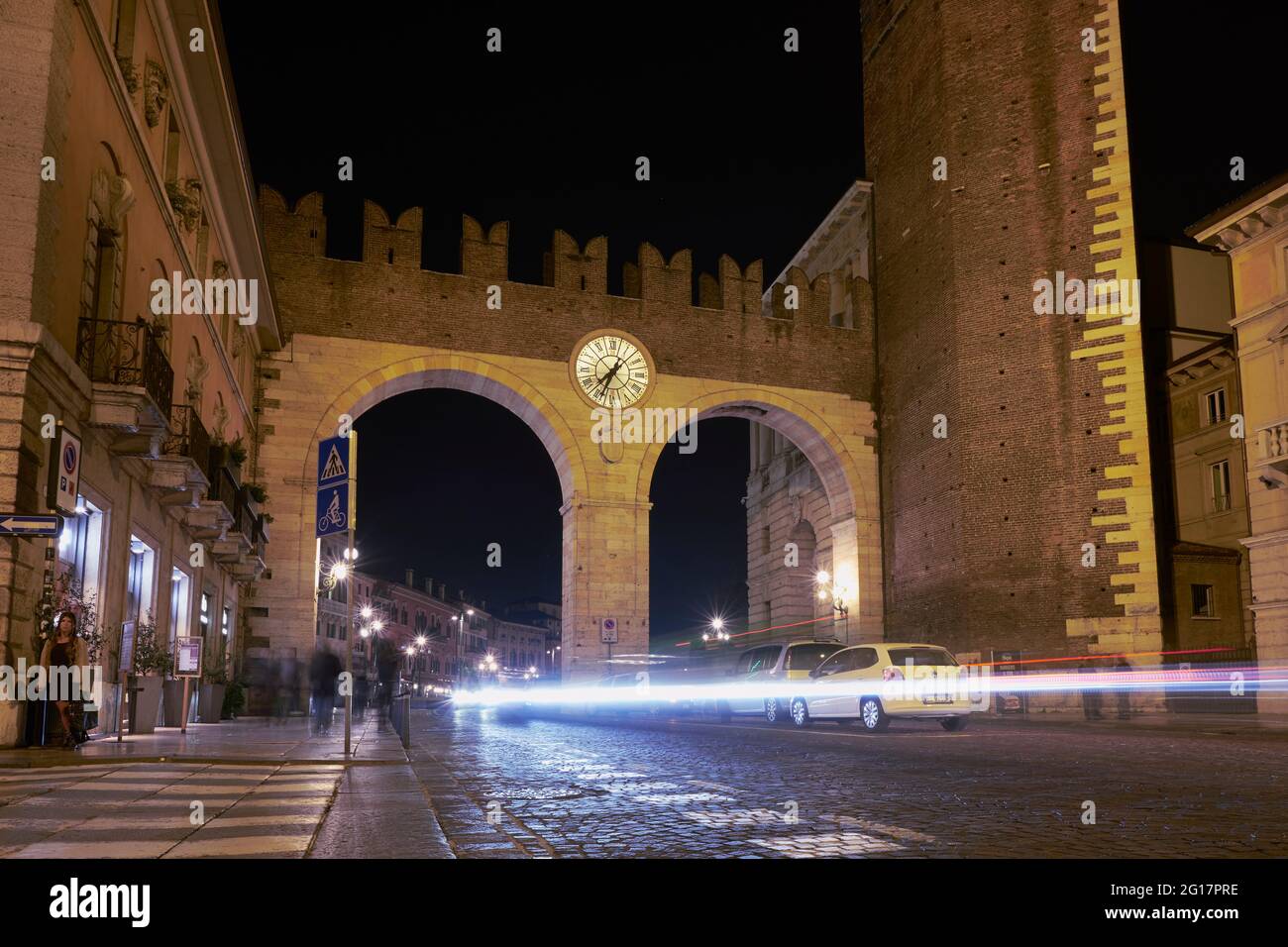Gates of the bra verona hi-res stock photography and images - Alamy