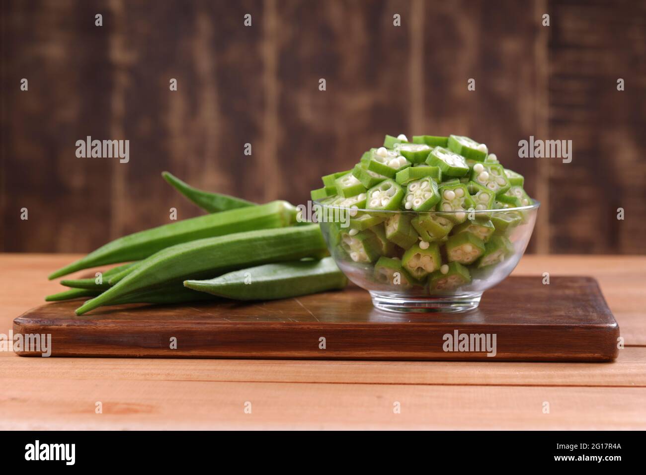 Sticky seed pods hi-res stock photography and images - Alamy