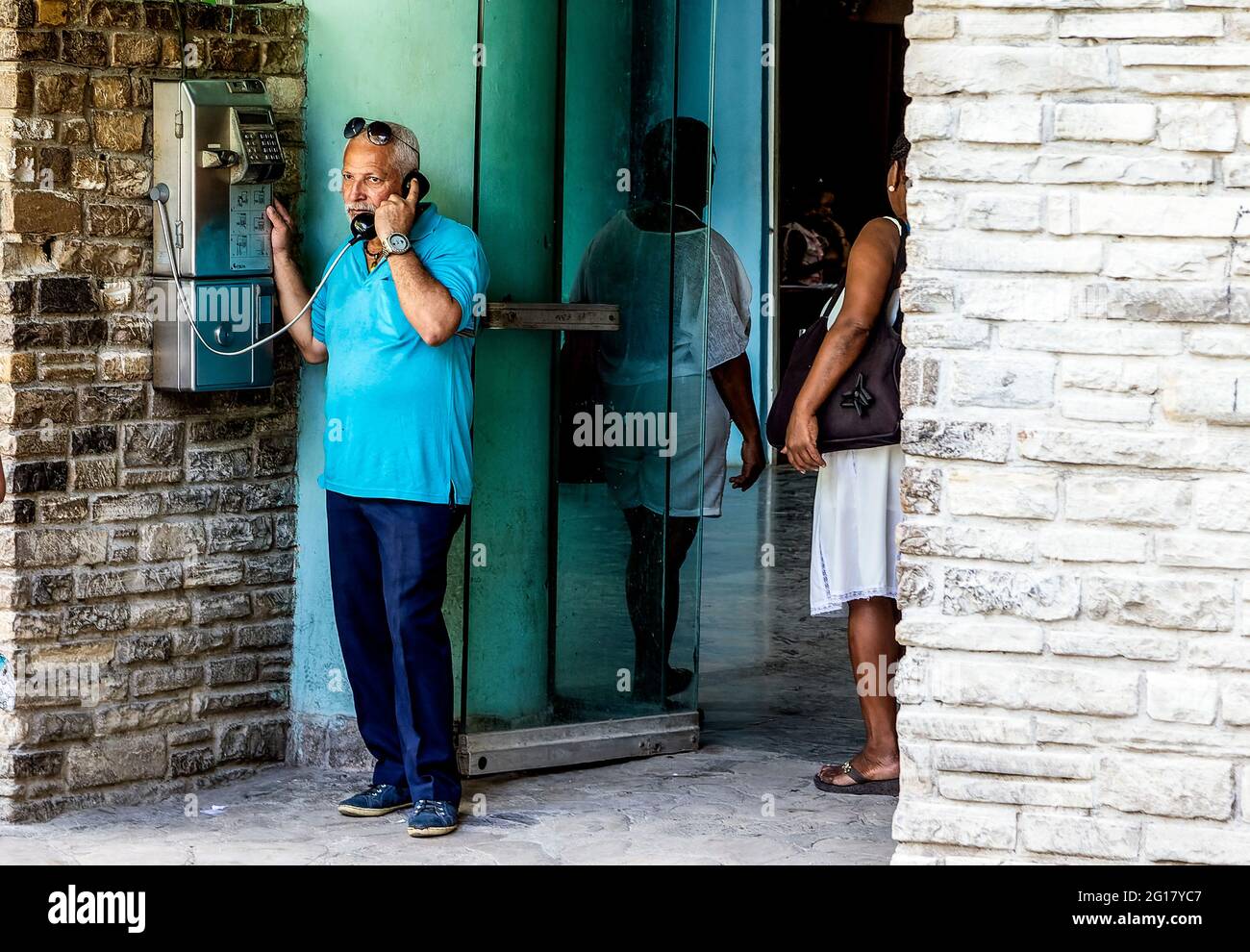 Pay phone cuba hi-res stock photography and images - Alamy