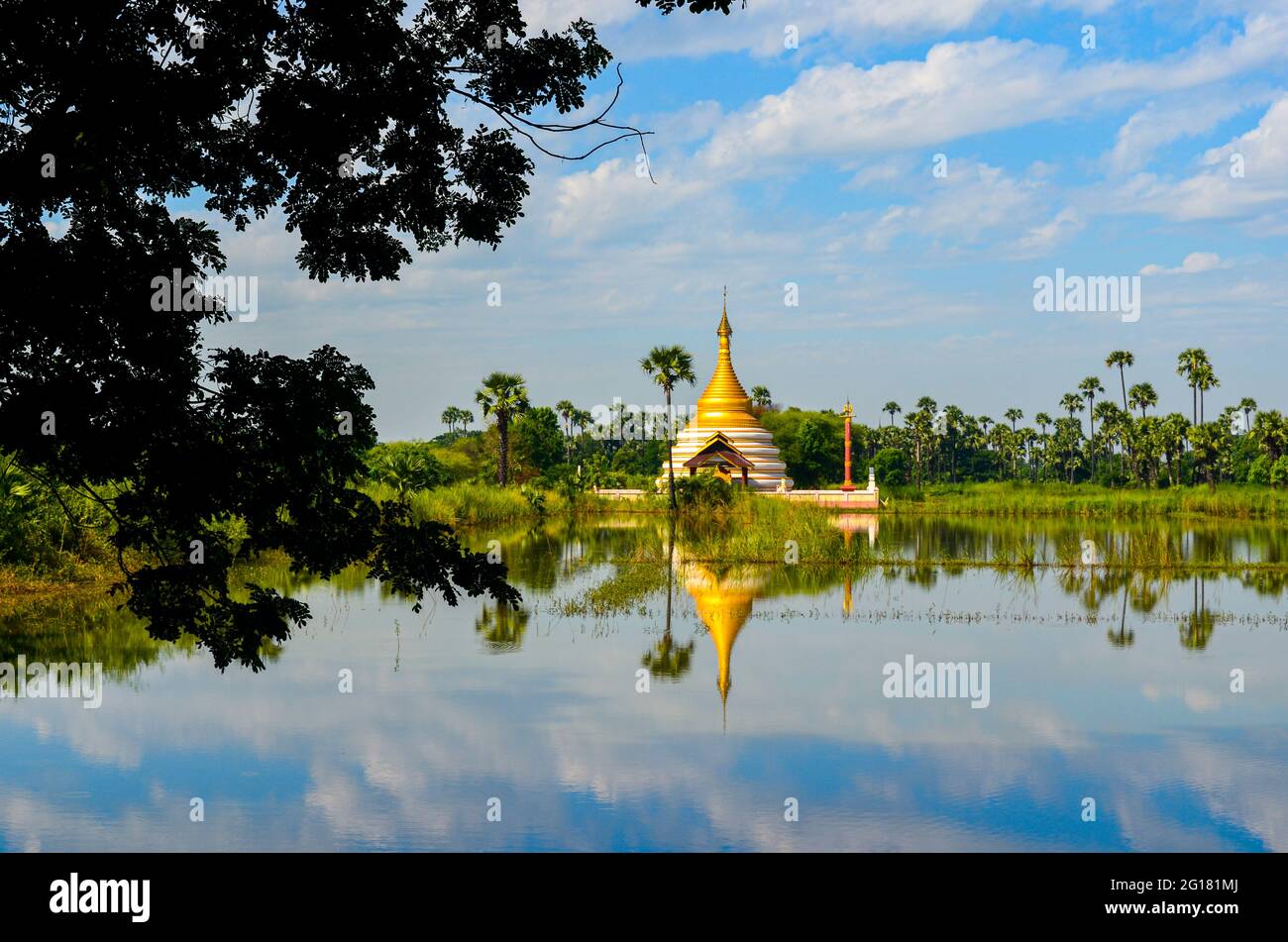 Inwa island hi-res stock photography and images - Alamy