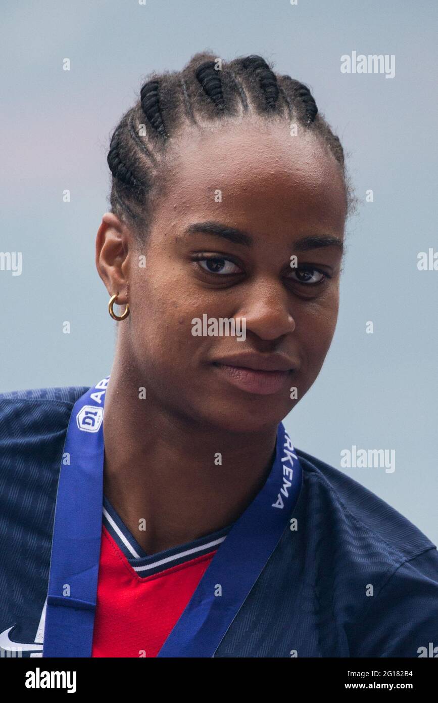 Marie-Antoinette Katoto - The PSG women's team will celebrate their ...