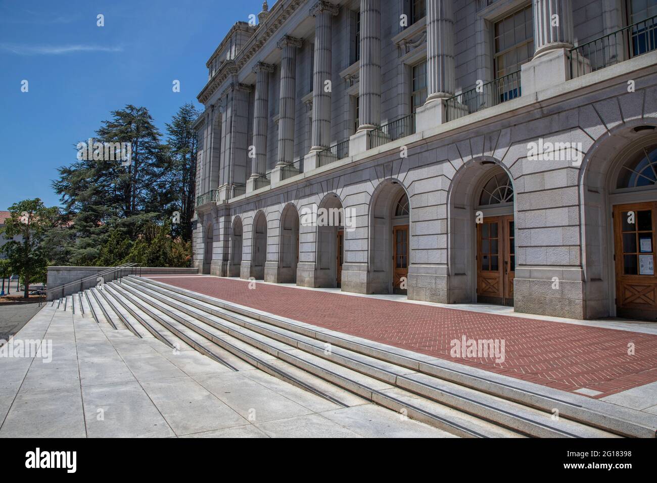 Wheeler hall university california berkeley hi-res stock photography ...