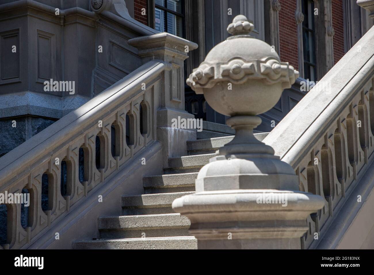 Uc berkeley campus and south hall hi-res stock photography and images ...
