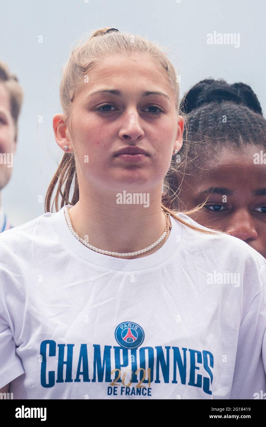 Alice Pinguet - The PSG women's team will celebrate their first title ...