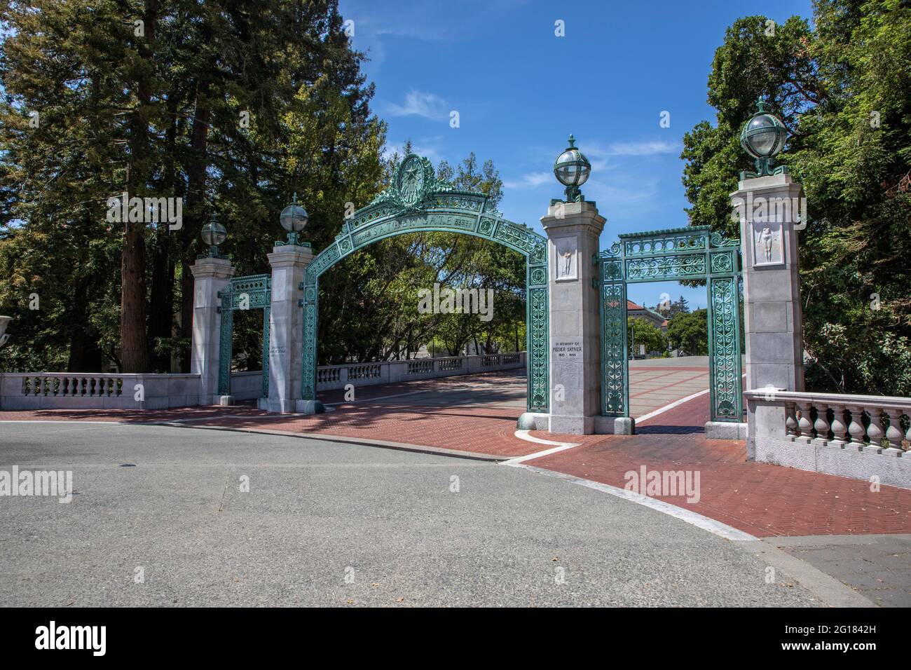 The Sather Gate entrance to the University of California Berkeley, in ...