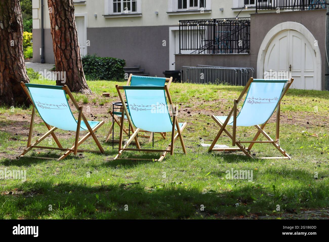 Sunbeds open hi-res stock photography and images - Alamy