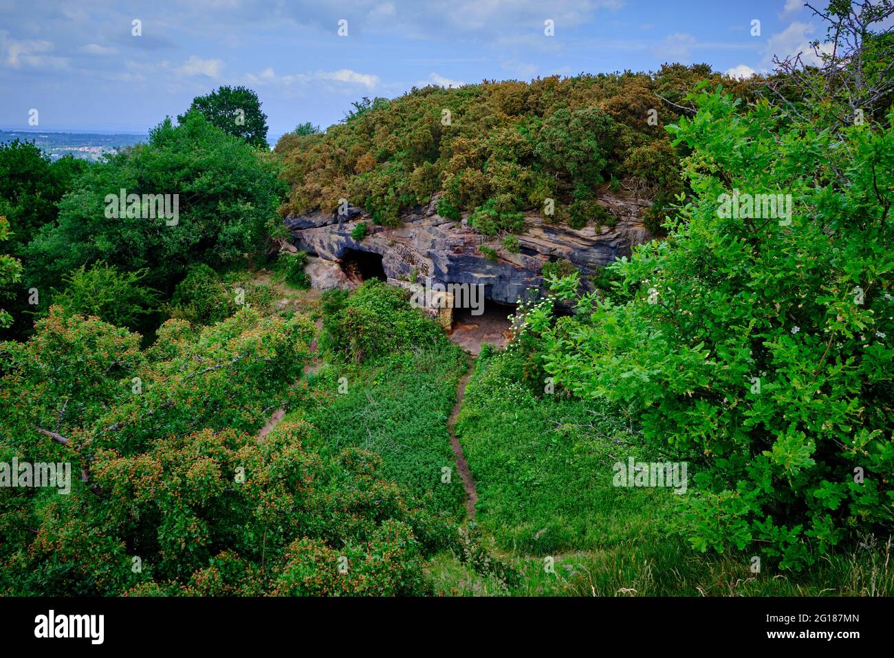 Overton hill frodsham High Resolution Stock Photography and Images - Alamy