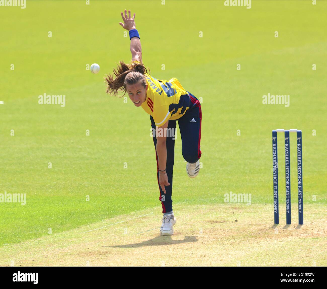 5 June, 2021. London,UK. The Star’s Tash Farrant bowling as The South ...