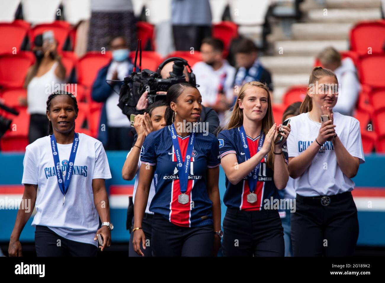 Formiga of Paris Saint Germain, Grace Geyoro of Paris Saint Germain and ...