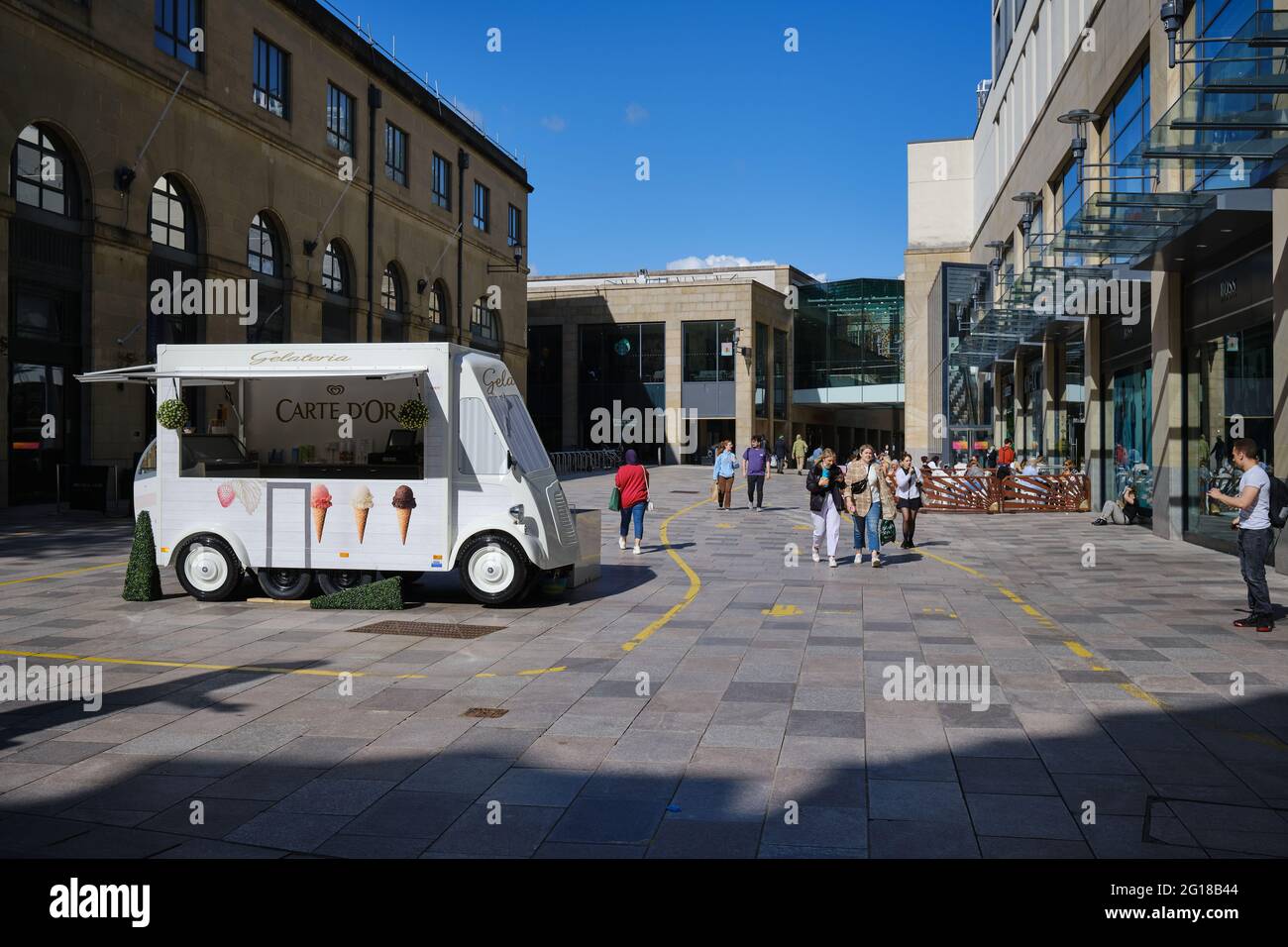 Shopping in The Hayes, Cardiff Stock Photo - Alamy