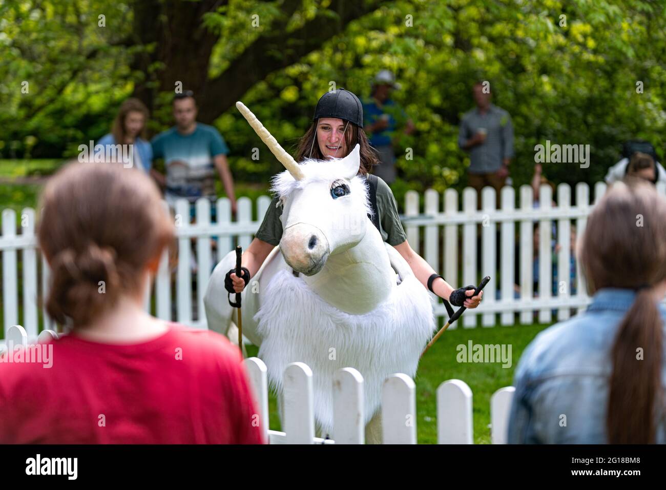 Nudge puppets hi-res stock photography and images - Alamy