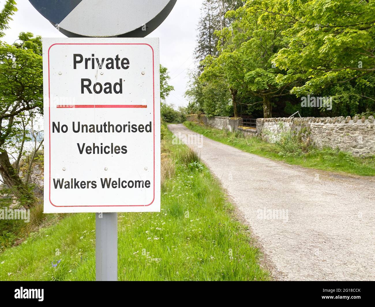 Walking route road sign in the country no vehicles Stock Photo - Alamy